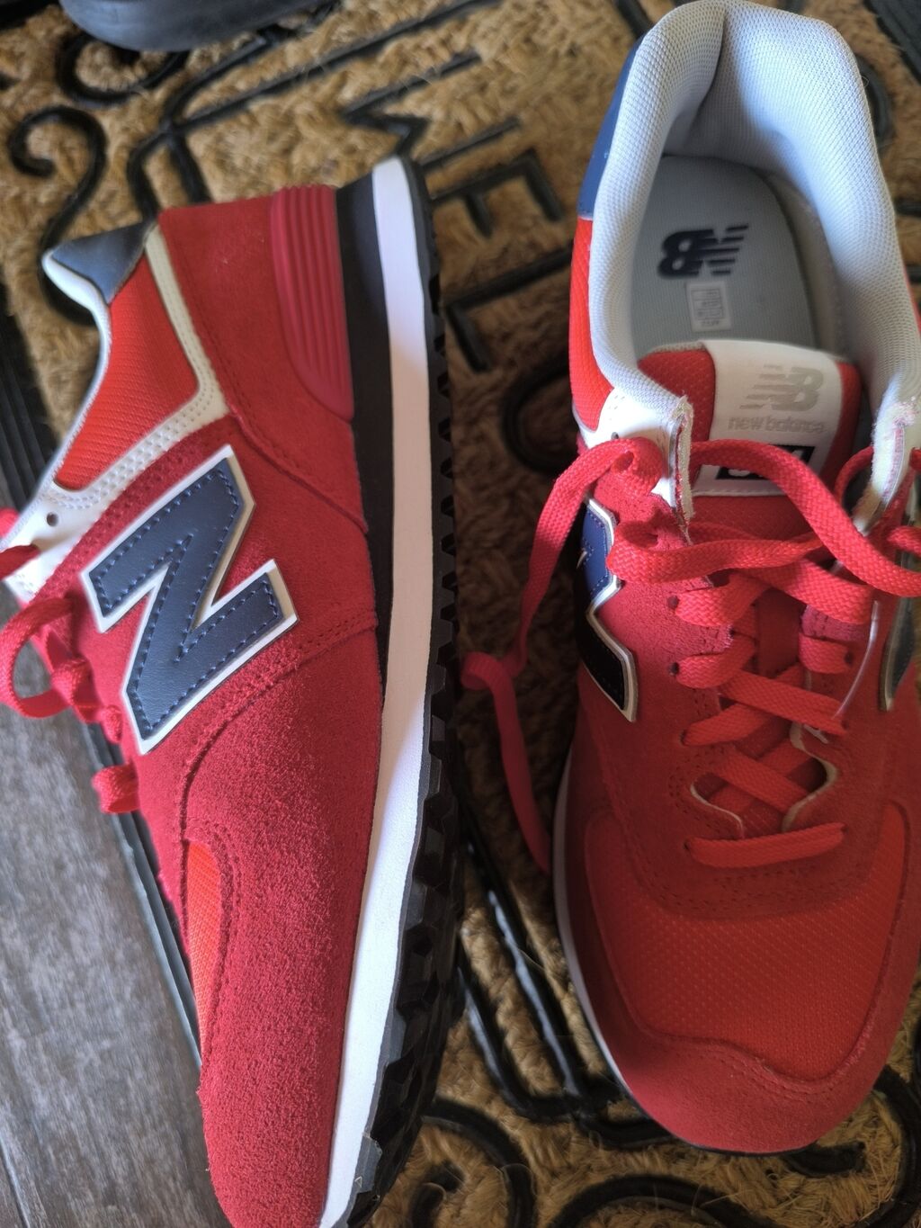 New Balance patike – crveno/belo/sivo - Model sa prepoznatljivim NB