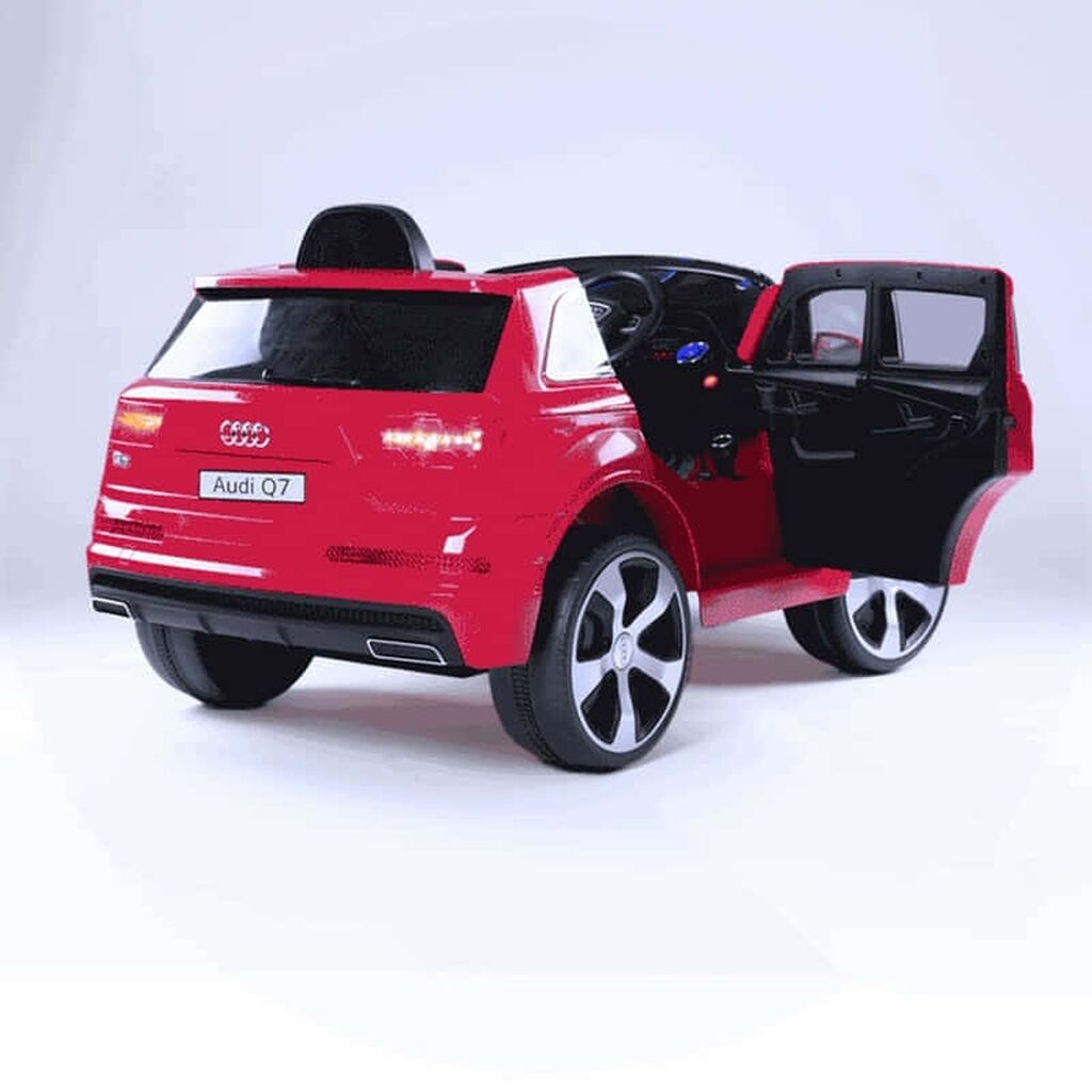 Dečiji automobil na akumulator Audi Q7 Novi Audi Q7 je sjajan