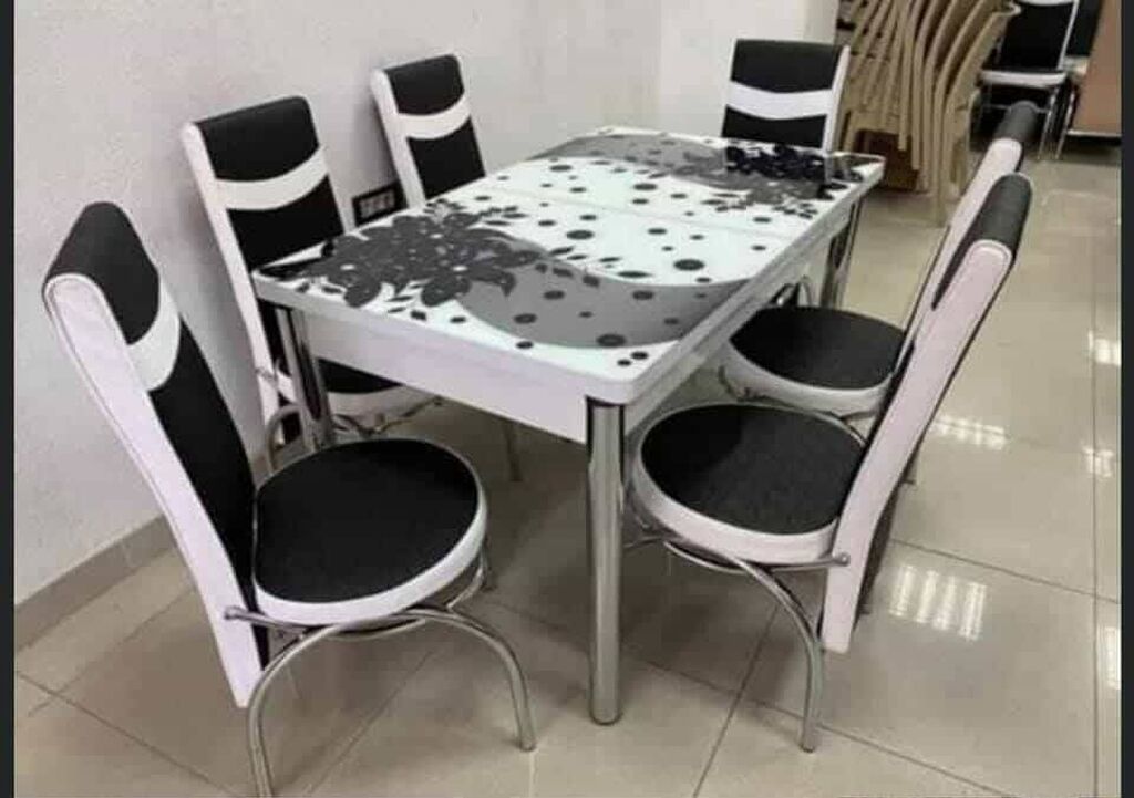 KOMPLET STO I STOLICE CENA KOMPLETA 300 EUR