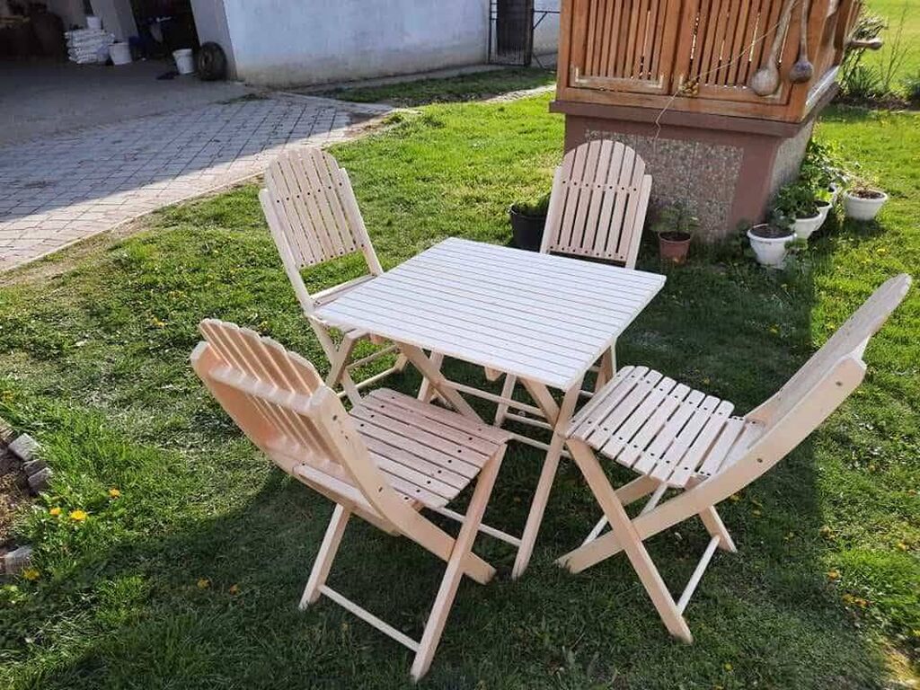 Drveni baštenski set – sklopivi sto i 4 stolice - Materijal: prirodno