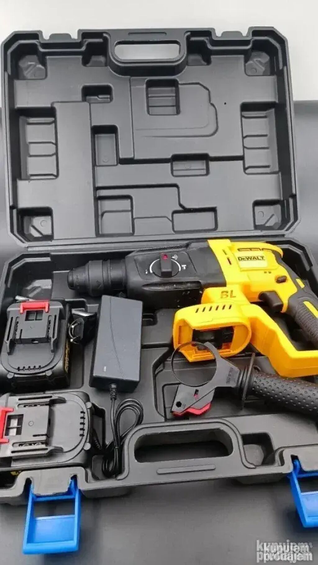 Prodajem novu i veoma kvalitetnu DeWALT Aku Hilti-Bušilicu. Ova DeWALT