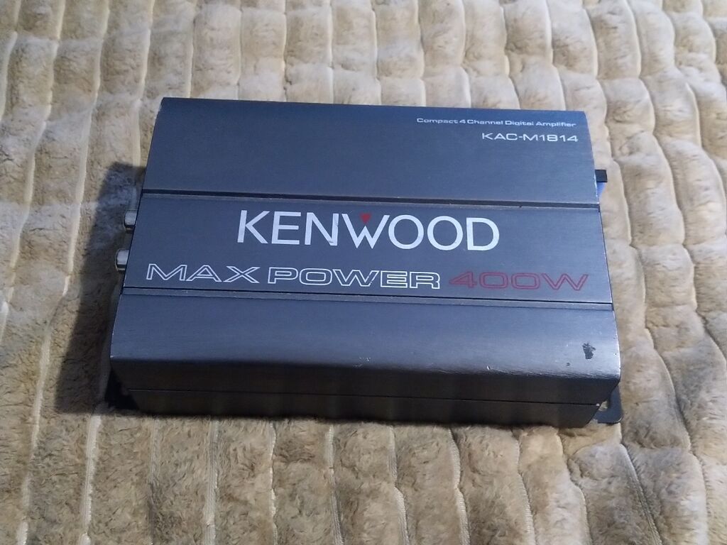 Kenwood KAC-M1814 – kompaktno 4‑kanalno digitalno pojačalo za auto