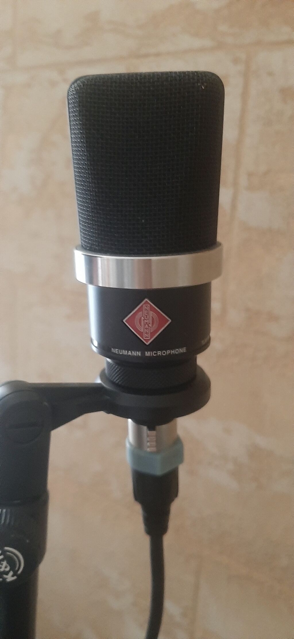 Neumann TLM 102 – kardioidni studijski kondenzatorski mikrofon -