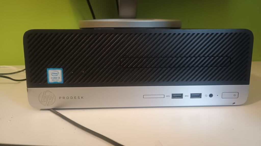 HP Pro desk 400 SFF G6 -mini PC Prodajem mini PC iz naslova, odlican