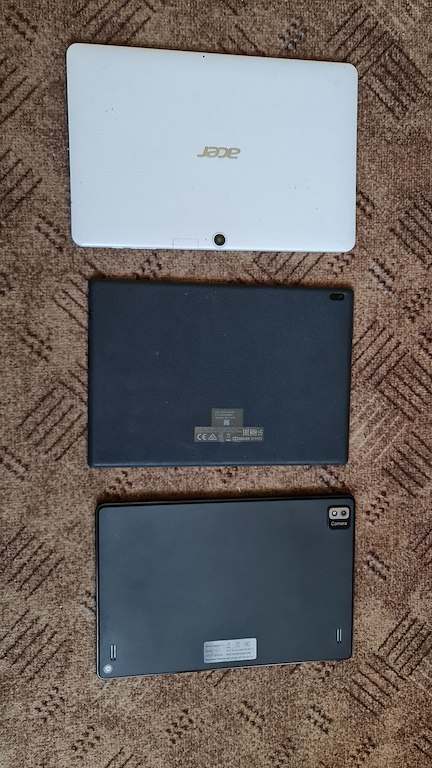 3 tableta veliki 10 inca 1000 dinara komad, kao novi,idu kao
