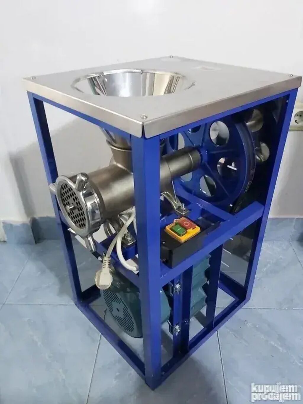 Nova Mašina za Mlevenje Mesa 32 sa Elektromotorom od 2,2kW. Upoznajte