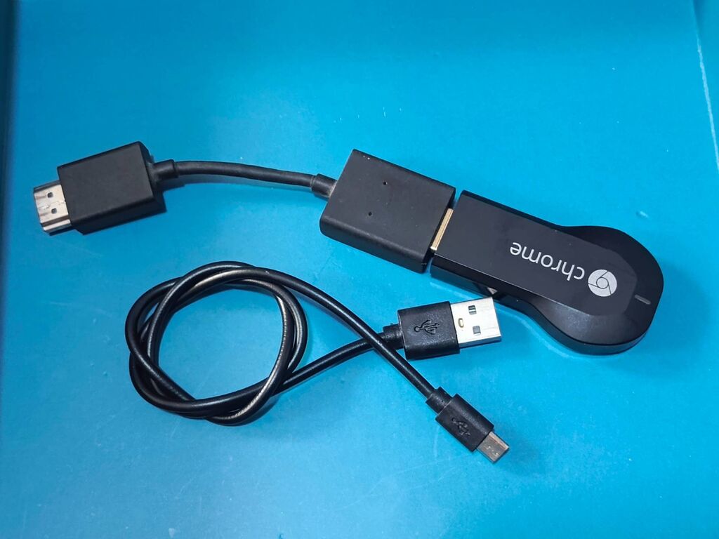 Google Chromecast (1. generacija) HDMI streaming dongle - Uređaj za