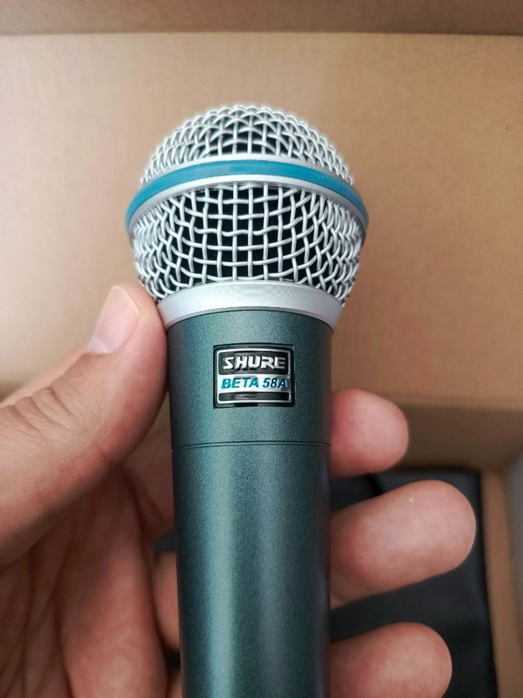 Shure Beta 58A dinamički vokalni mikrofon - Superkardioidna usmerena