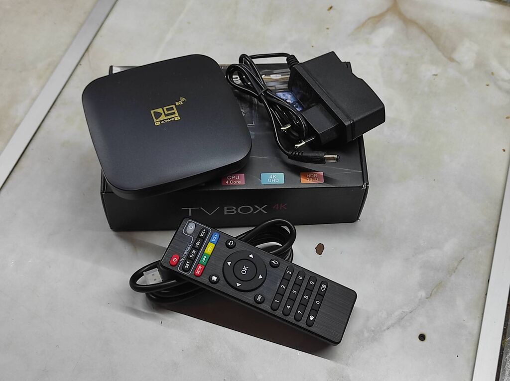Android TV Box D9 5G – 4K Ultra HD Komplet uključuje: - TV Box D9