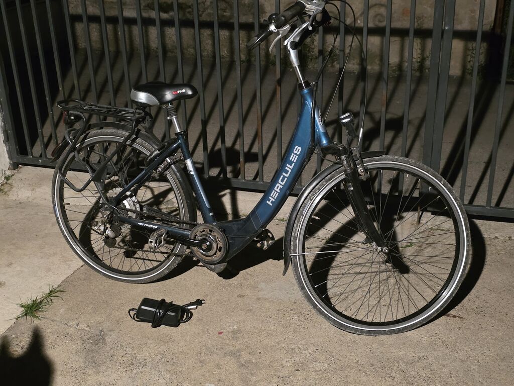 Hercules gradski električni bicikl – ram niskog ulaza, veličina 46 cm