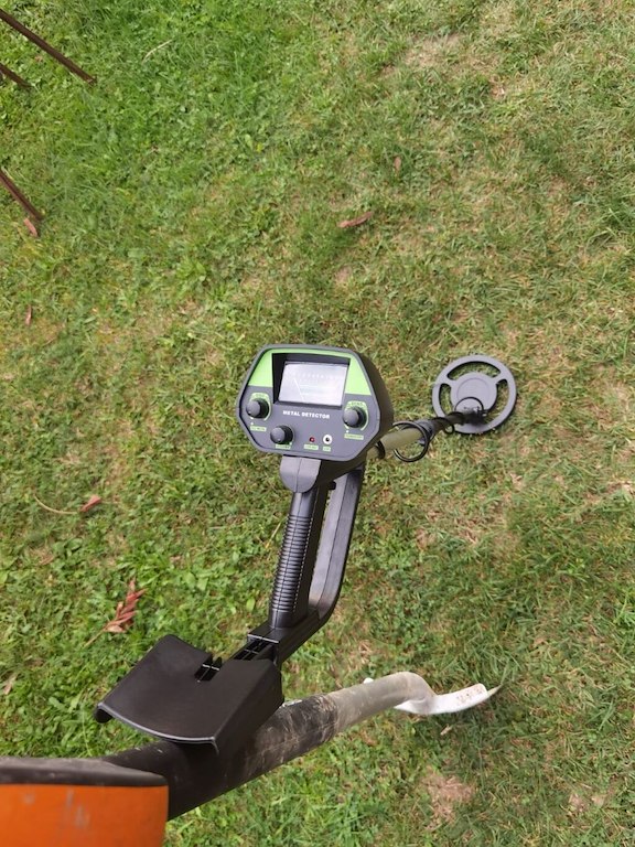 Na prodaju NOV metal detector GTX4030 + GRATIS pointer. Cena 8.000