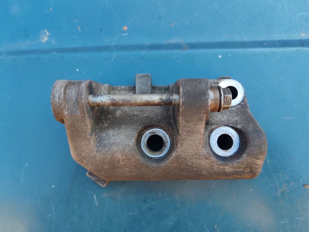Nosac alternatora Lada 112.Polovno, ocuvano. Ruske proizvodnje