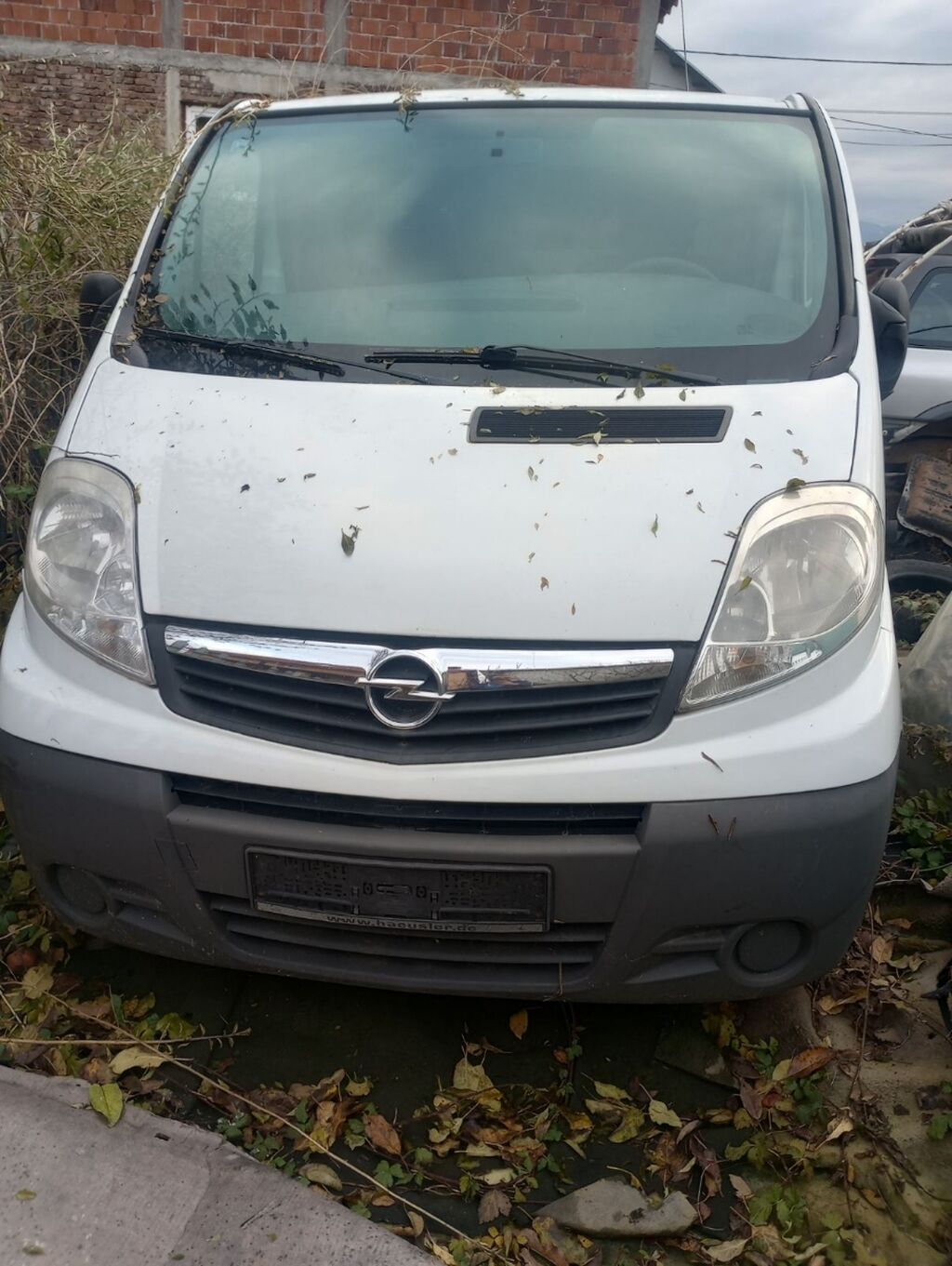 Opel Vivaro – furgon, bela boja samo za delove bez prava na