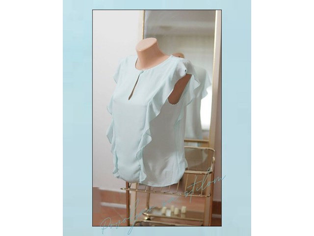 3.2. Zara bluza M svetloplava- Sezonsko sniženje!