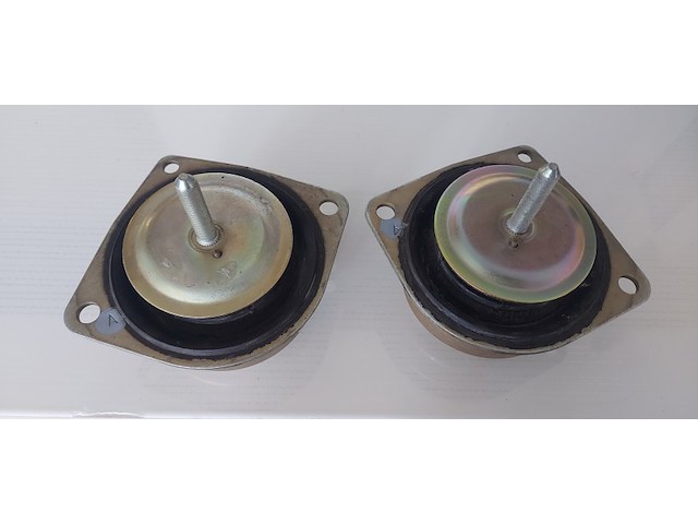 Engine mounts (2x), for Fiat Croma TD (1930) 82436471