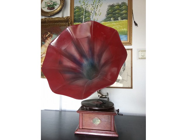 Gramofon iz 1920