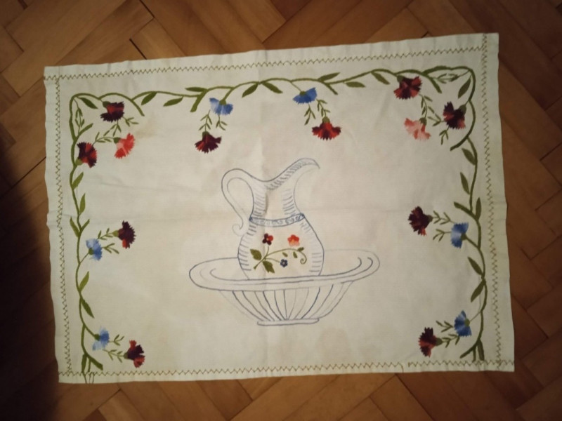 STARI ZIDNI VEZ NA PLATNU