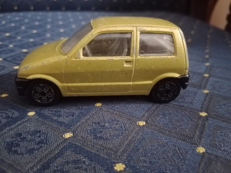 Burago - Fiat Cinquecento 1-43