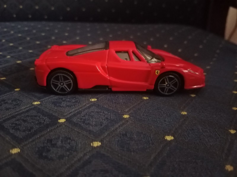 Burago - Ferarri Enzo 1-43