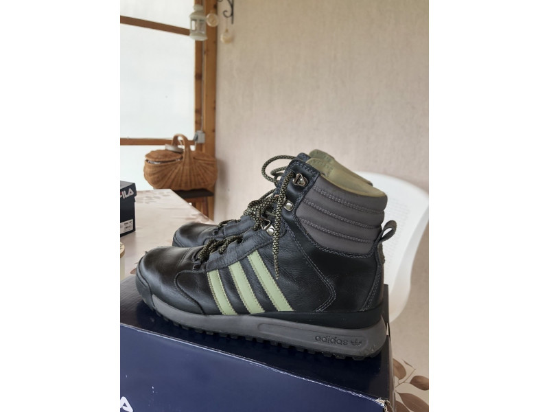 ADIDAS muske cizme broj 41 1-3