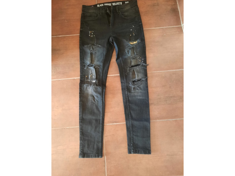 Crne farmerke 28 očuvane