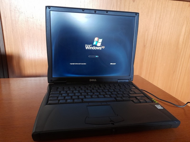 Dell Latitude C610 Intel Pentium III 1 GHz Vintage TOP
