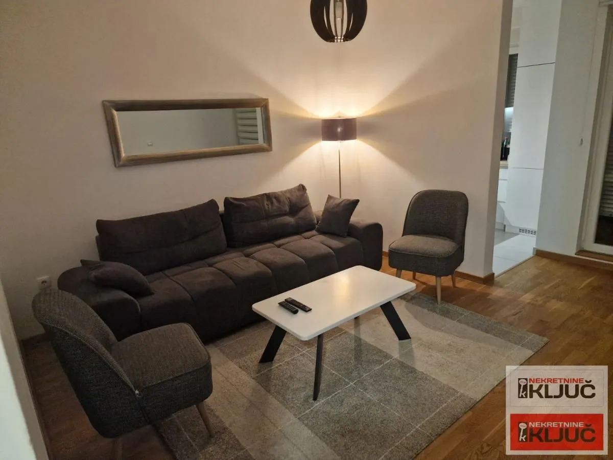 Izdavanje, jednosoban stan, 45m2, Rotkvarija, Novi Sad, Novi Sad