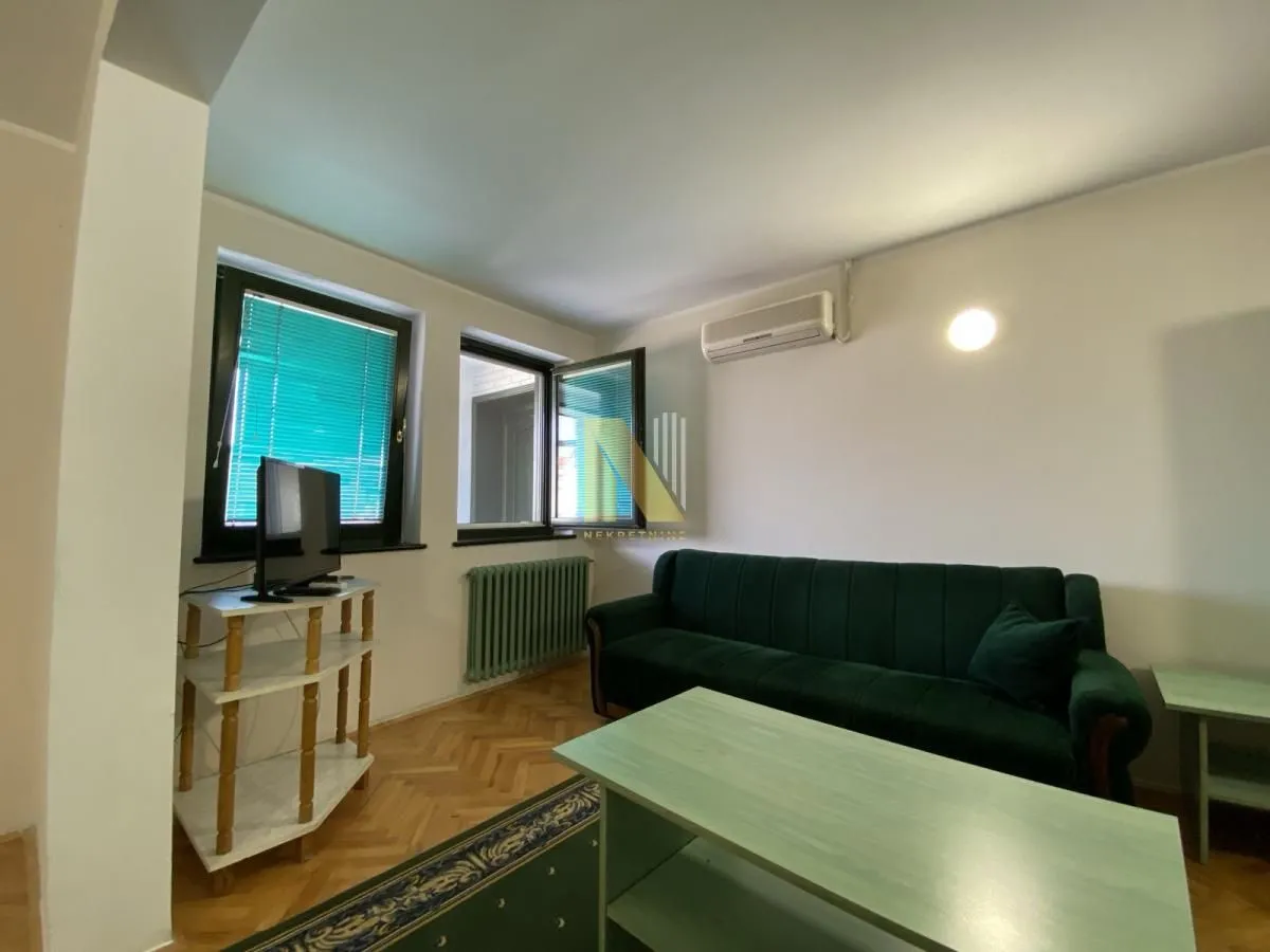 Izdavanje, garsonjera, 30m2, Centar, Novi Sad