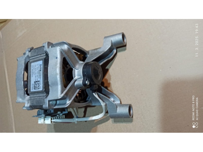 Elektromotor veš mašine Indesit