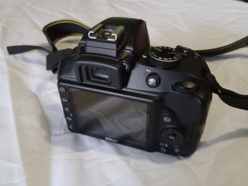 Nikon D3300 DSLR SNIZENO 20%