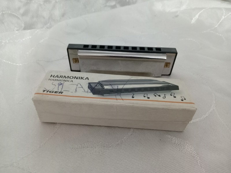 Star usna harmonika