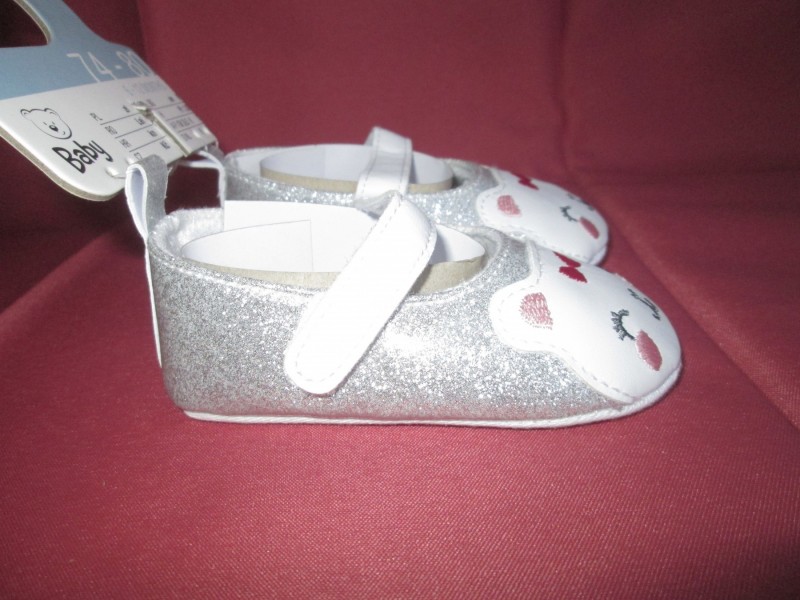 CIPELE "BABY" 6-12 meseci *NOVE*