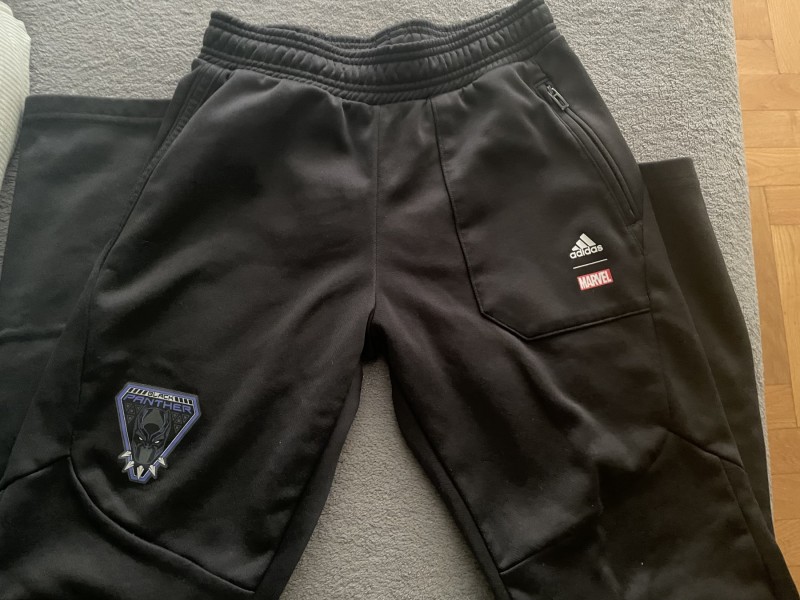 Adidas donji deo black panter