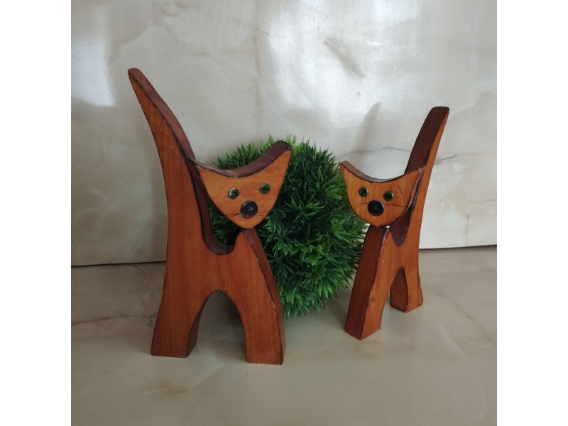 Drvene figure mačaka s pokretnim glavama – retro dekor