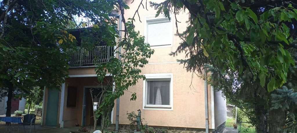 Kuca u vikend naselju Cortanovci 75.000 €