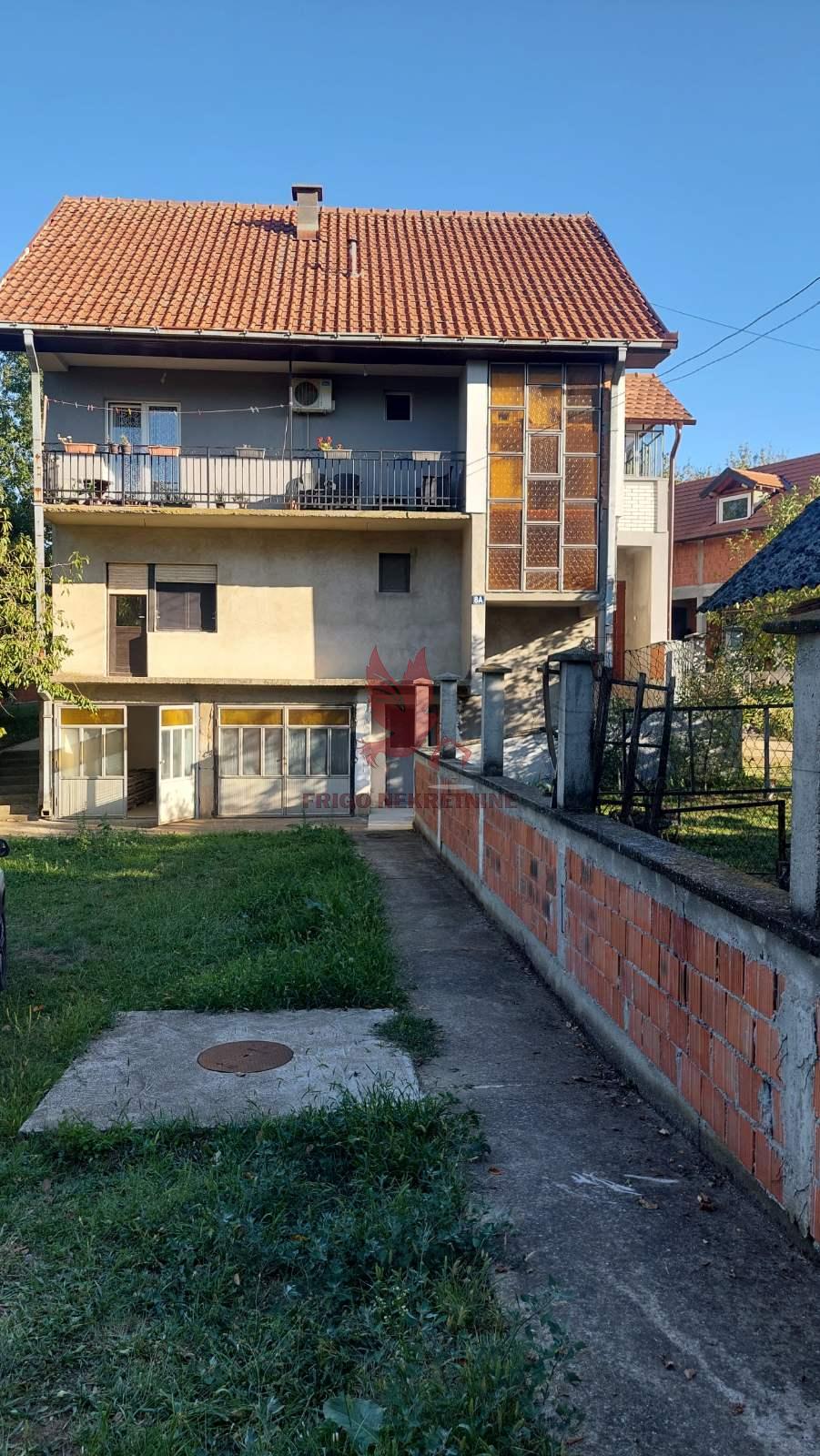 Nameštena kuća sa garažom i zidanom ogradom, Mladenovac, Vlaška #K765 #1723 78.000 €