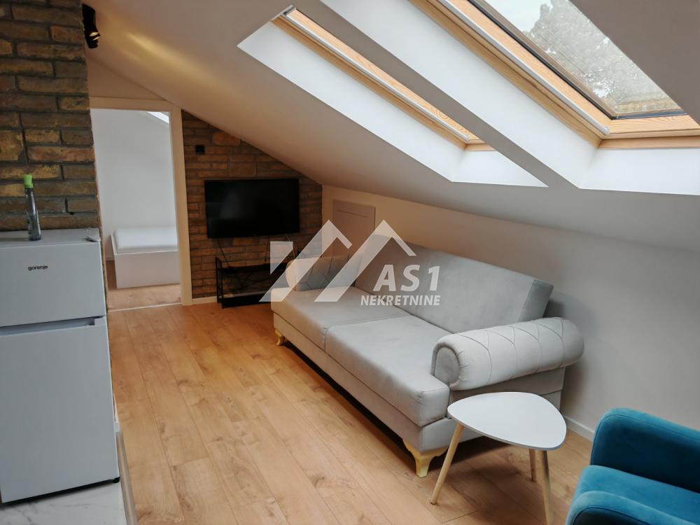 IZDAJE SE LEPO POTKROVLJE U BLIZINI FUTOSKE PIJACE ID#3757 350 €