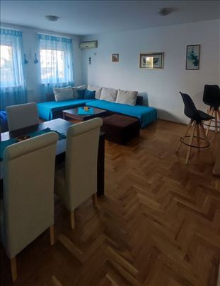 Odličan stan na Bulevaru Patrijarha Pavla !