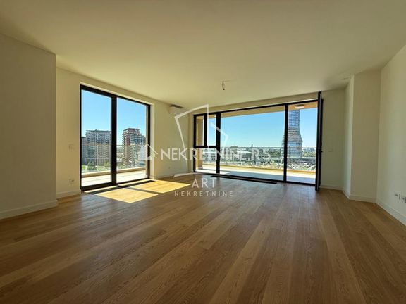 Raskošan penthaus s pogledom na reku, mereno 276.16m2 ID#9790