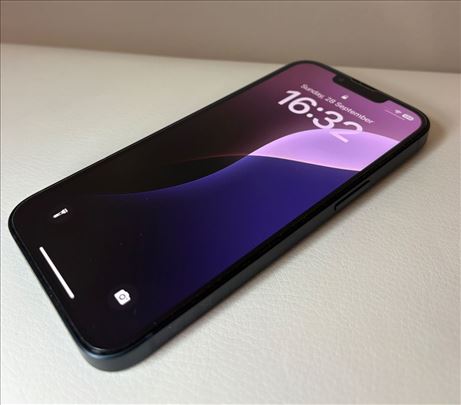 iPhone 13 128GB Midnight – odlično stanje