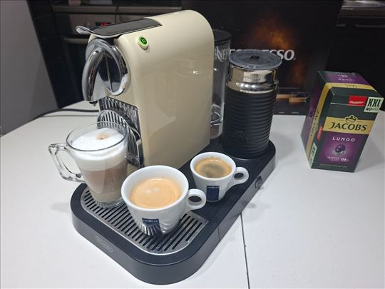 Nespresso aparat za kafu + milk froter