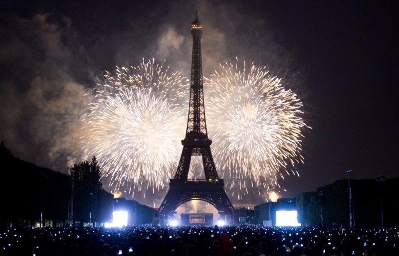 PARIZ NOVA GODINA AVIONOM