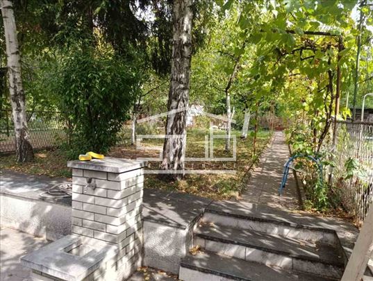 Dvosoban stan sa dvorištem u Žarkovu, izdavanje! I