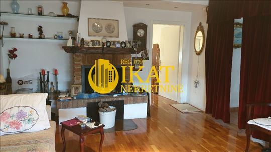 Zemun, Gornji Grad 67m2 sa terasom 19m2