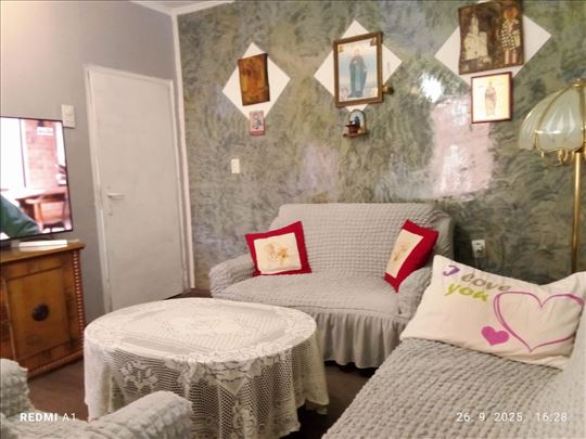 Adaševci kuća 50m2 na placu od 2393m2 HITNO!