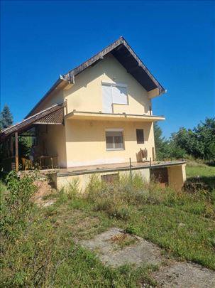 Vikendica Čortanovci 179m2 na placu 2013m2, Hitno!