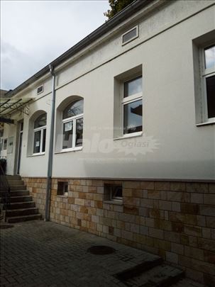 Izdajem poslovni prostor u centru Čačka