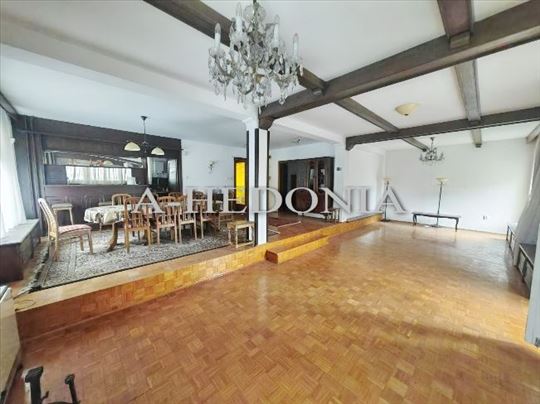 Kanarevo brdo, izdavanje, kuća, 500m2, 2 garaže