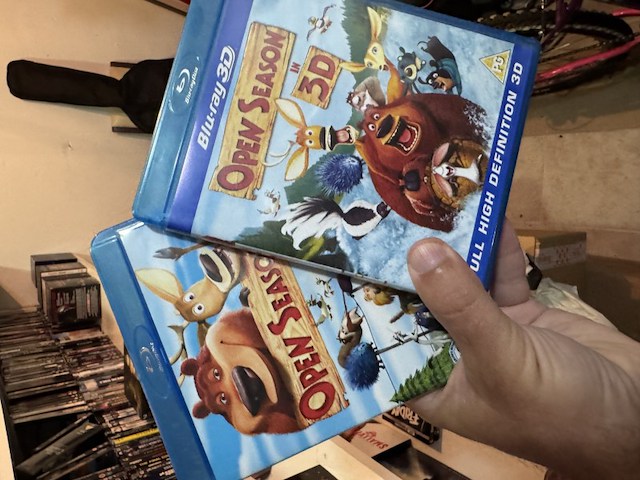 Open Season 1 (3d)  and 2 (2d) blu ray