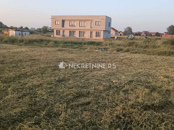Fantastičan plac u građevinskom području